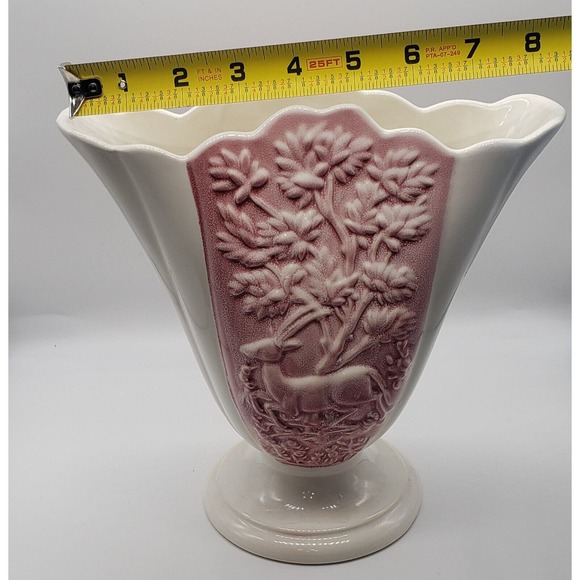 hull | Accents | 957 Hull Pottery Leaping Gazelle Fan Vase Pink White ...